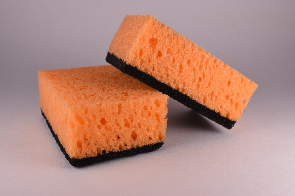 Effective Ways To Keep Your Sponge From Smelling - CutHills.com