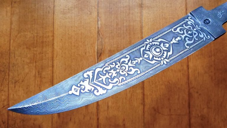 Why Does Damascus Steel Have Patterns? - CutHills.com
