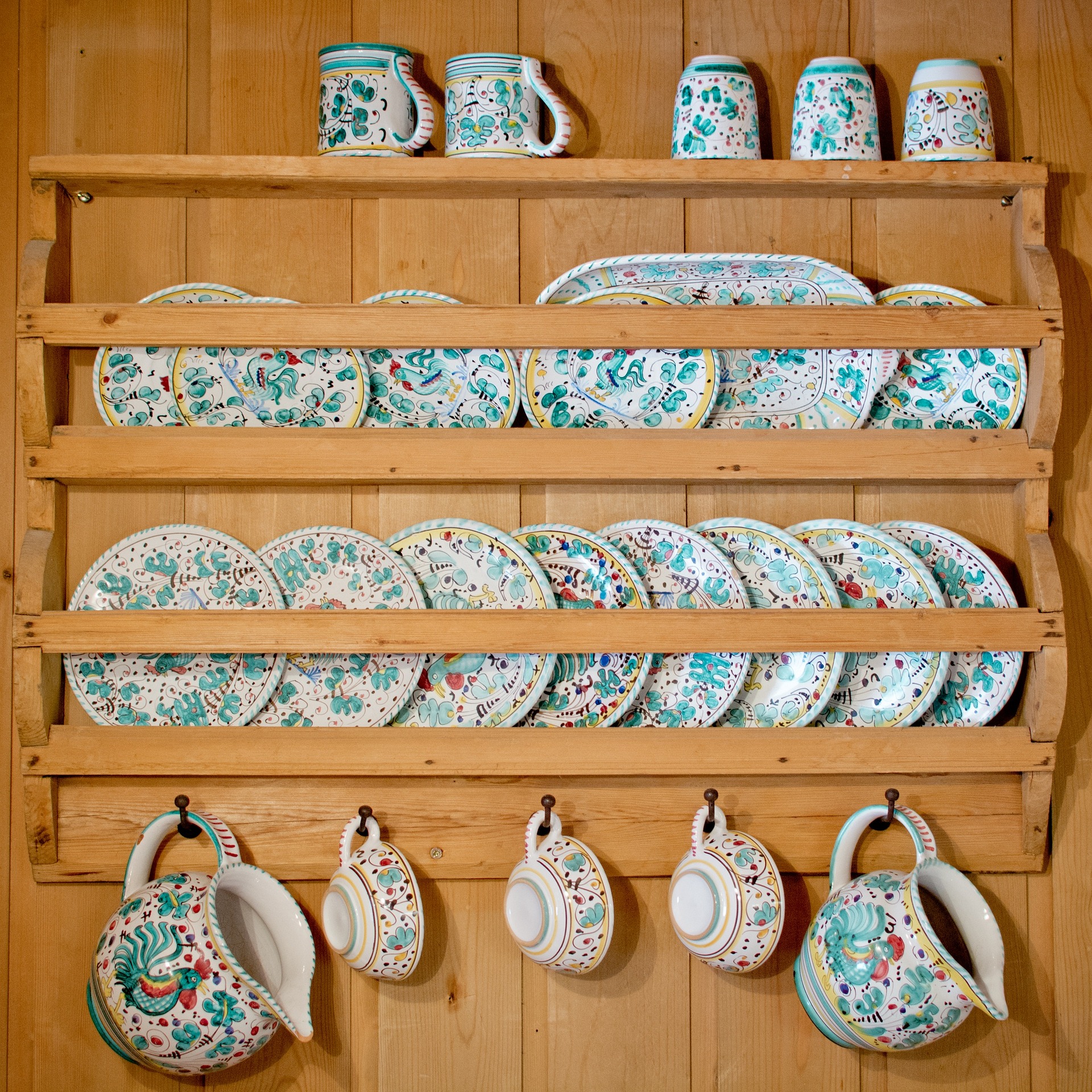 How To Decorate A Large Wall In Kitchen - CutHills.com